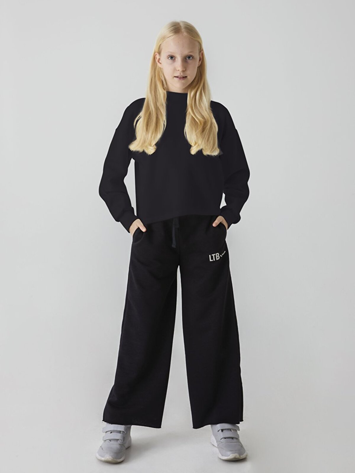 Black | Sweatshirt | Girl | KIDS · Webshop FR