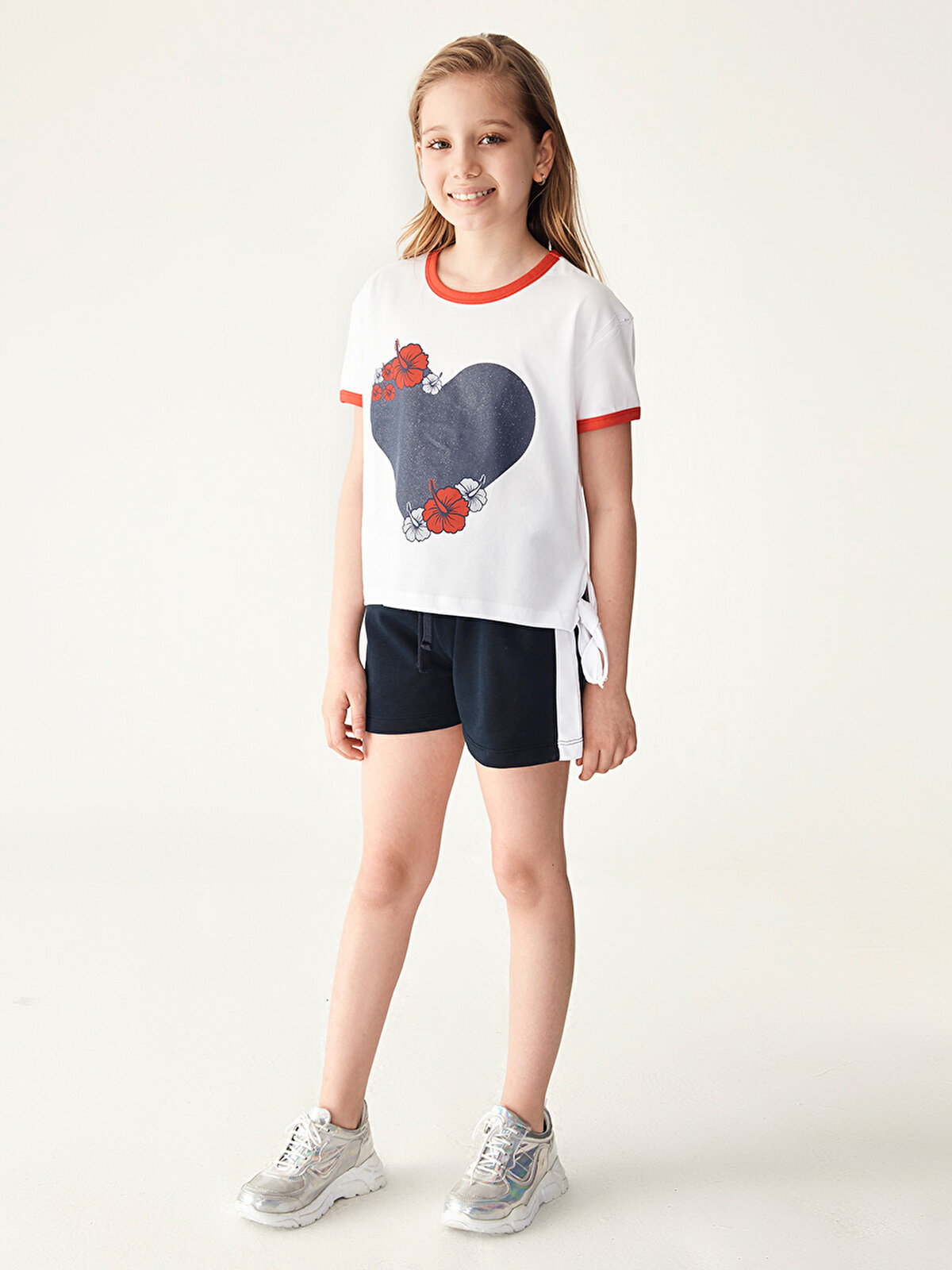 Short Sleeve White | T-shirt & Athlete | Girl | KIDS · Webshop FR